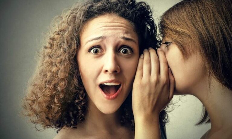 La psicología del chisme y las razones detrás de esta conducta social